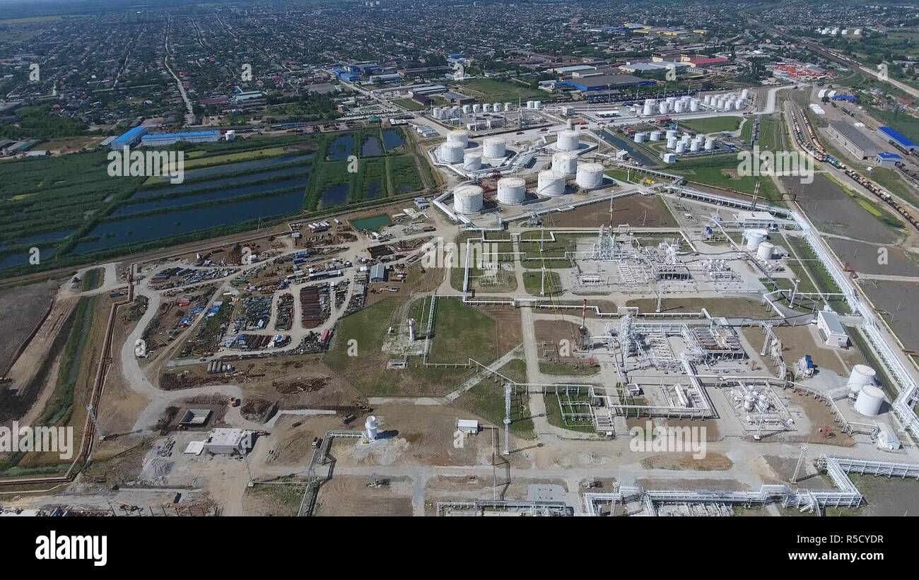 Oil refinery plant for primary and deep oil refining. Equipment and ...