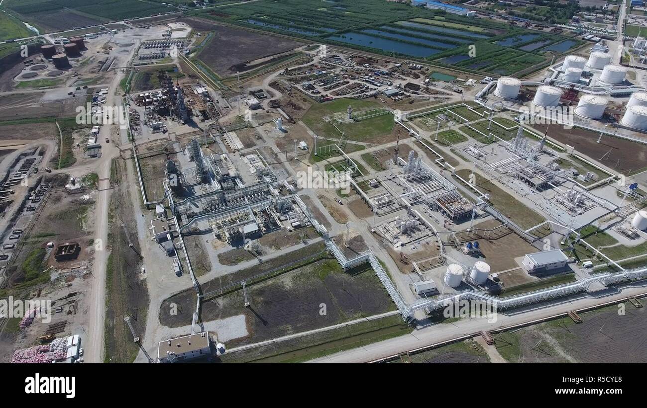 Oil refinery plant for primary and deep oil refining. Equipment and ...