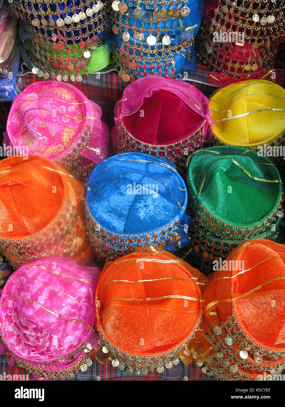 Display of Fez Hats, Sultanahmet, Istanbul, Turkey Stock Photo - Alamy
