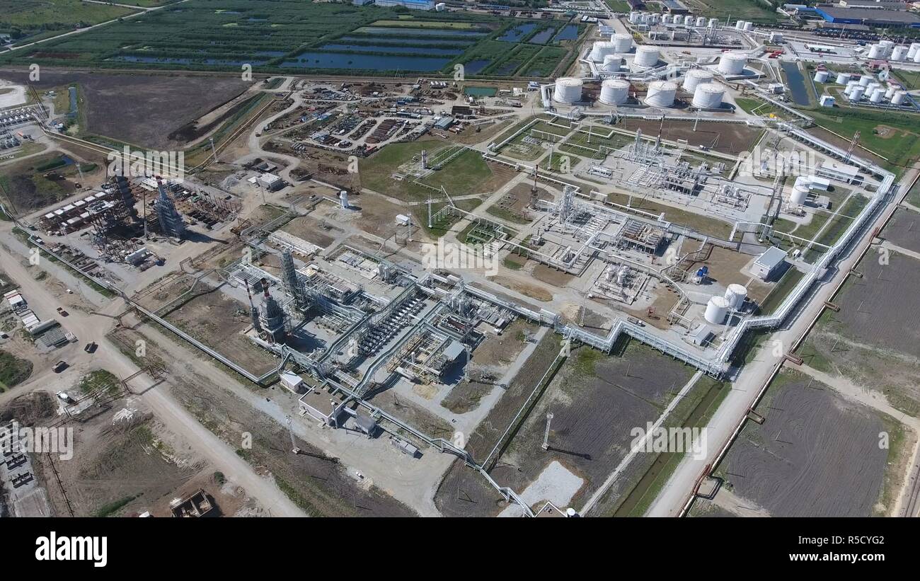 Oil refinery plant for primary and deep oil refining. Equipment and ...