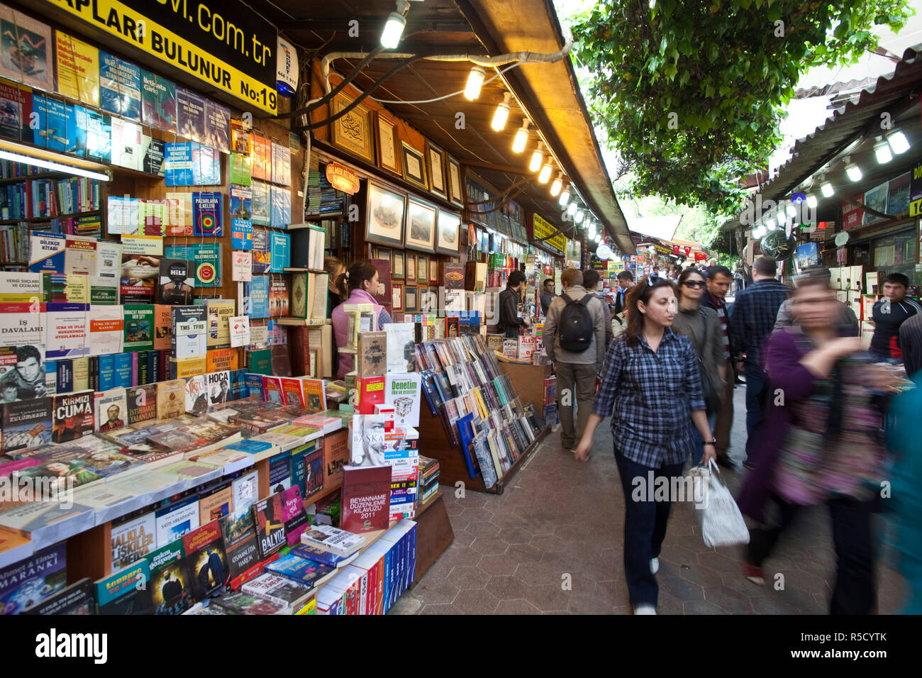 Book bazaar next to the Grand Bazaar, Istanbul, Turkey Stock Photo - Alamy