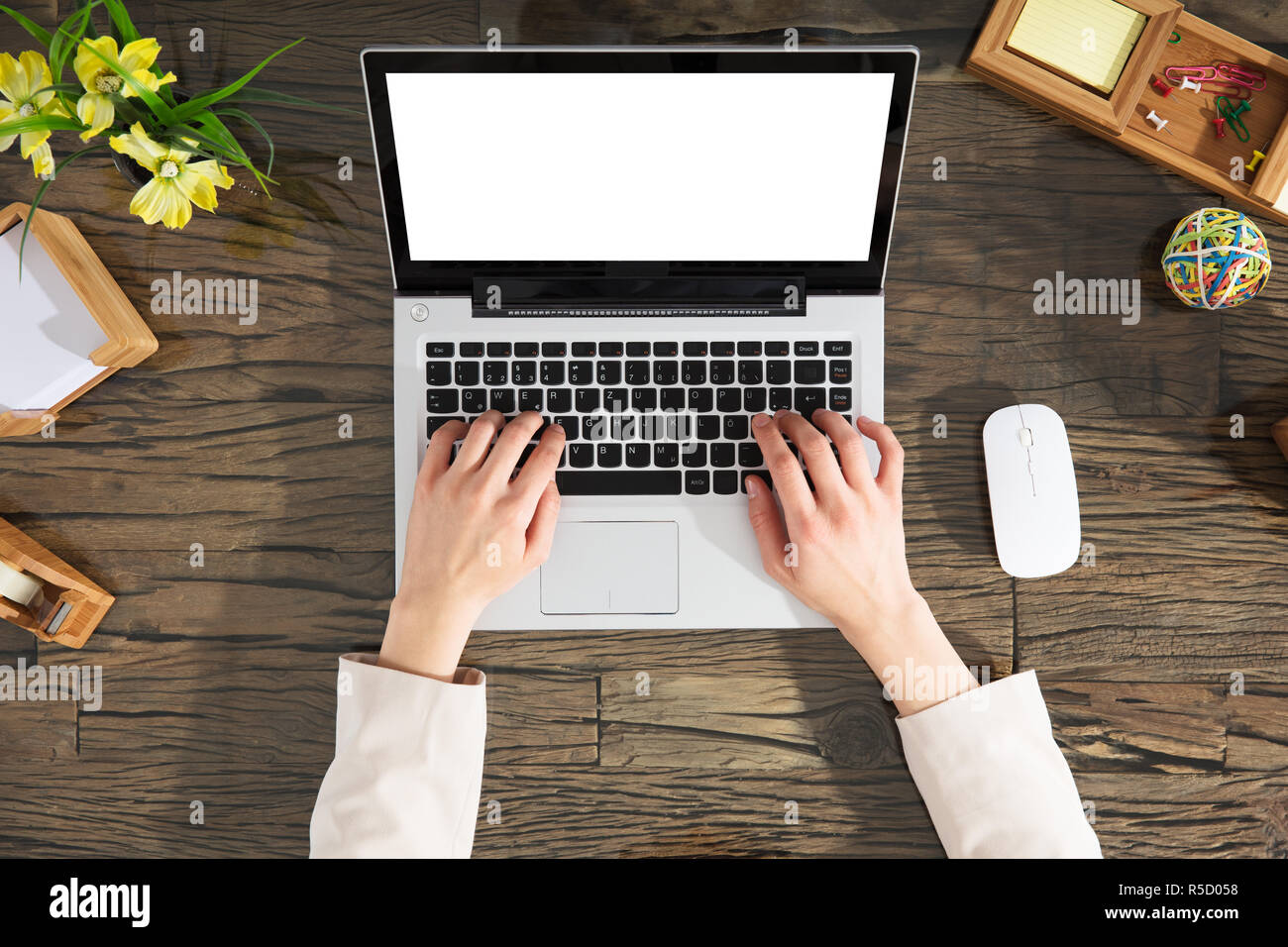 Human hands open laptop typing hi-res stock photography and images - Alamy