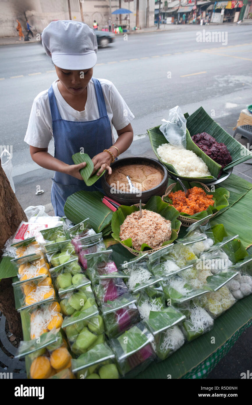 Thailand, Bangkok, Roadside Food Vendor Stock Photo - Alamy