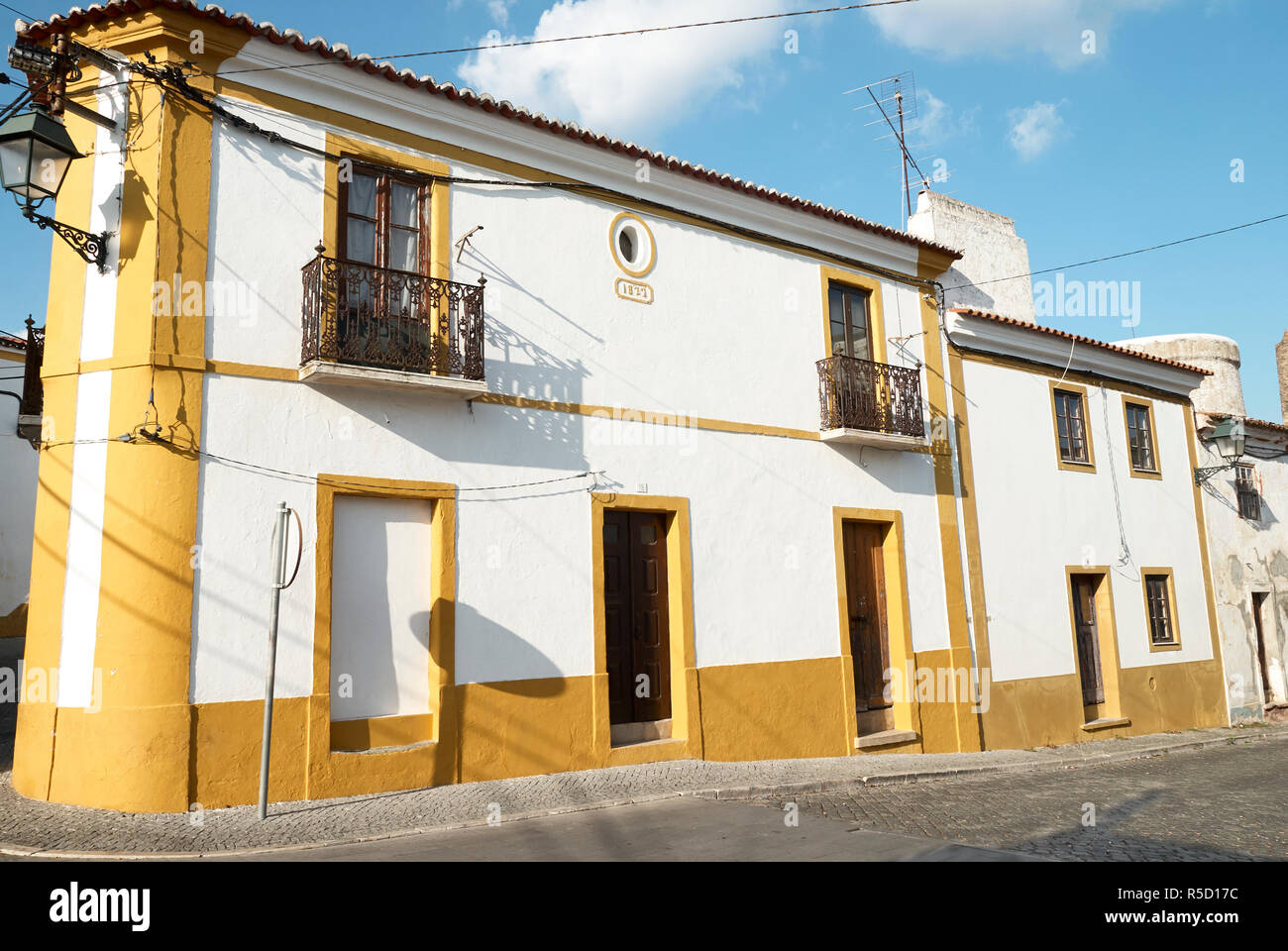 street of avis in alentejo Stock Photo - Alamy