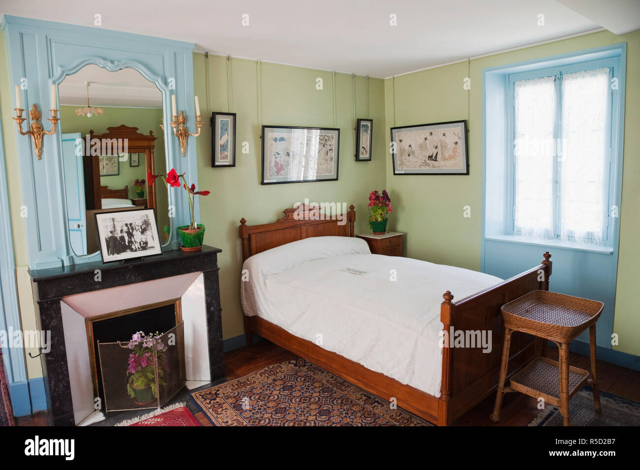France, Normandy, Giverny, Claude Monet's House, Bedroom Stock Photo ...