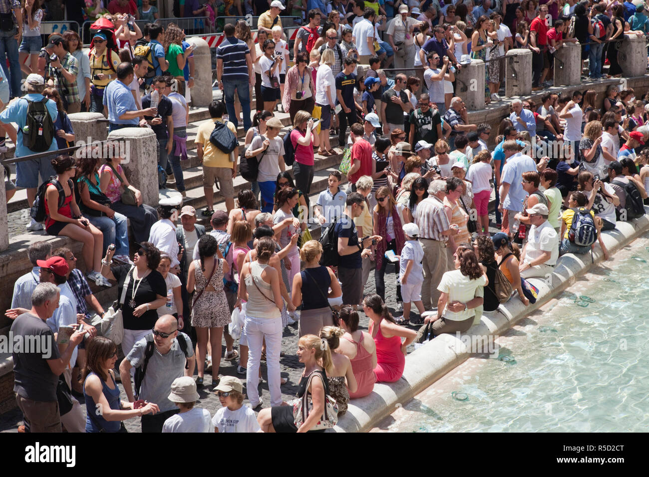 Italy, Rome, Trevi Fountain, Tourist Crowds Stock Photo - Alamy