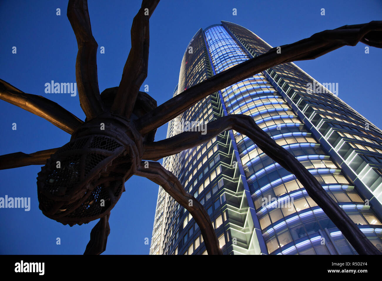 Japan, Tokyo, Roppongi, Mori Tower and Maman Spider Sculpture Stock ...