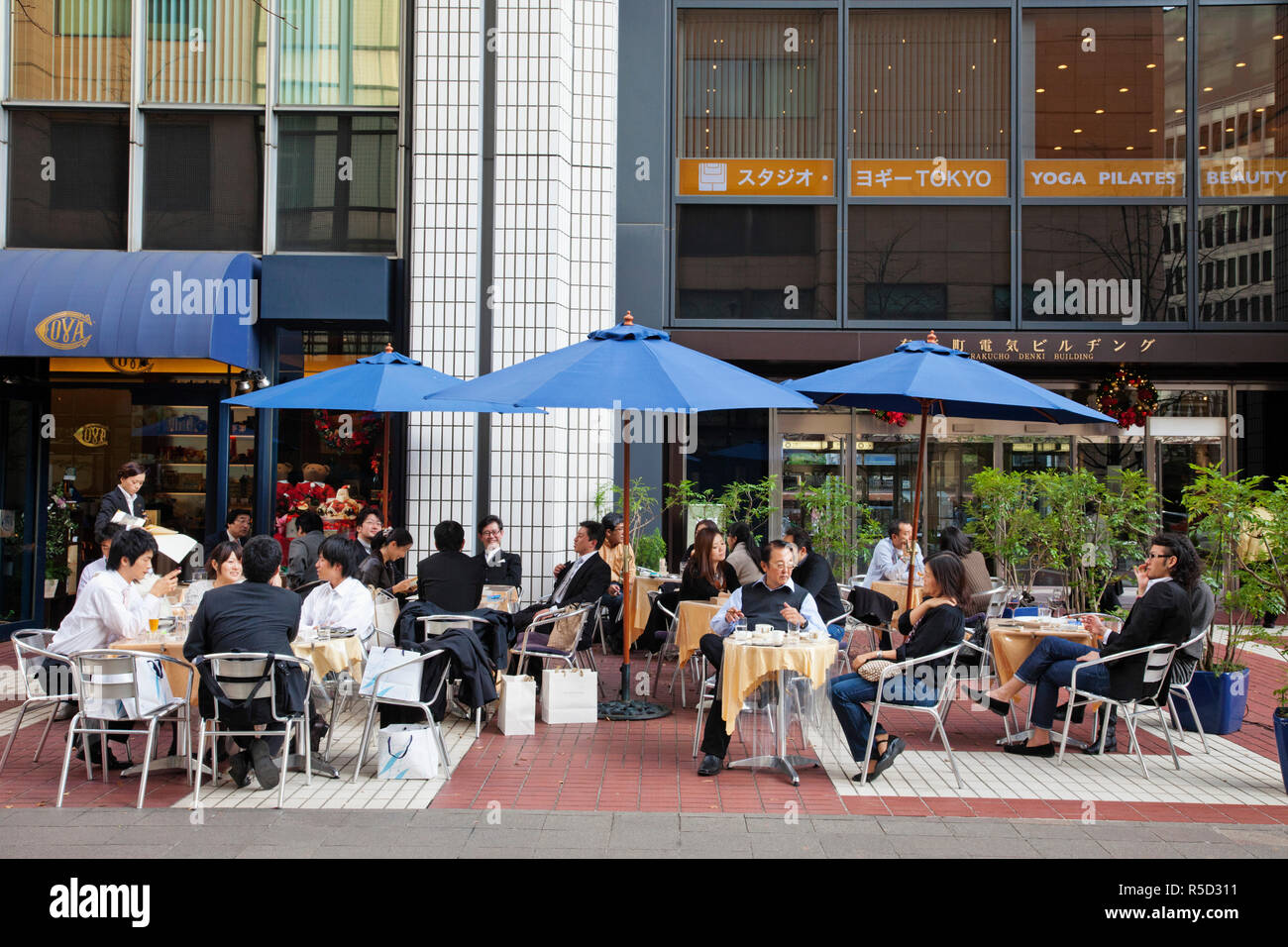 Japan, Tokyo, Marunouchi, Marunouchi Nakadori Street, Outdoor Cafes ...