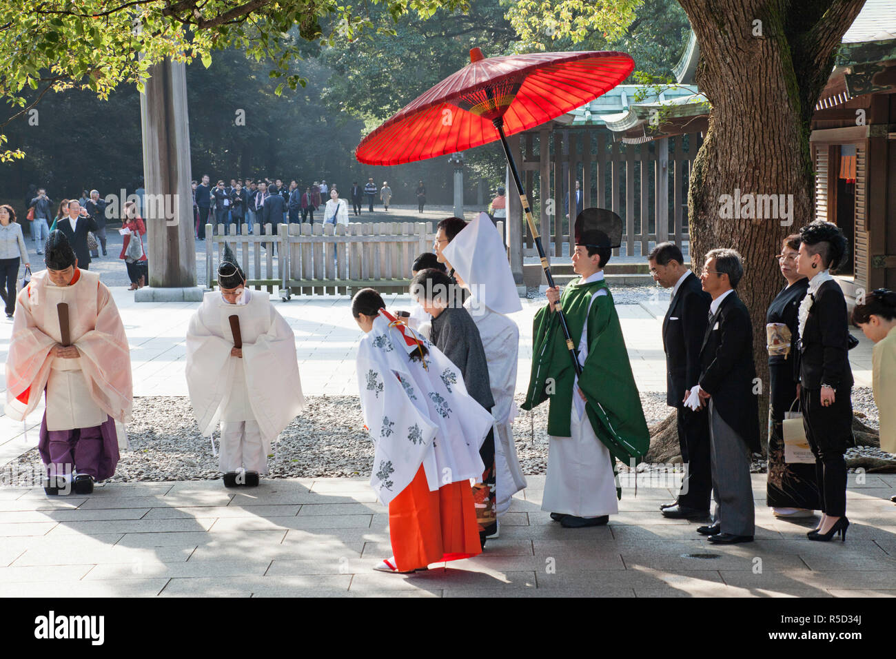 Japan, Tokyo, Meiji Shrine, Wedding Scene Stock Photo - Alamy