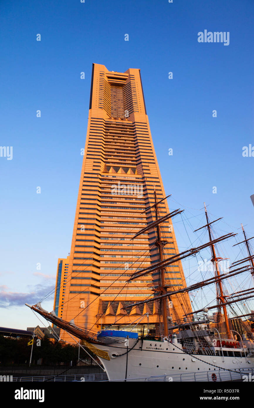 Maru tokyo hi-res stock photography and images - Alamy