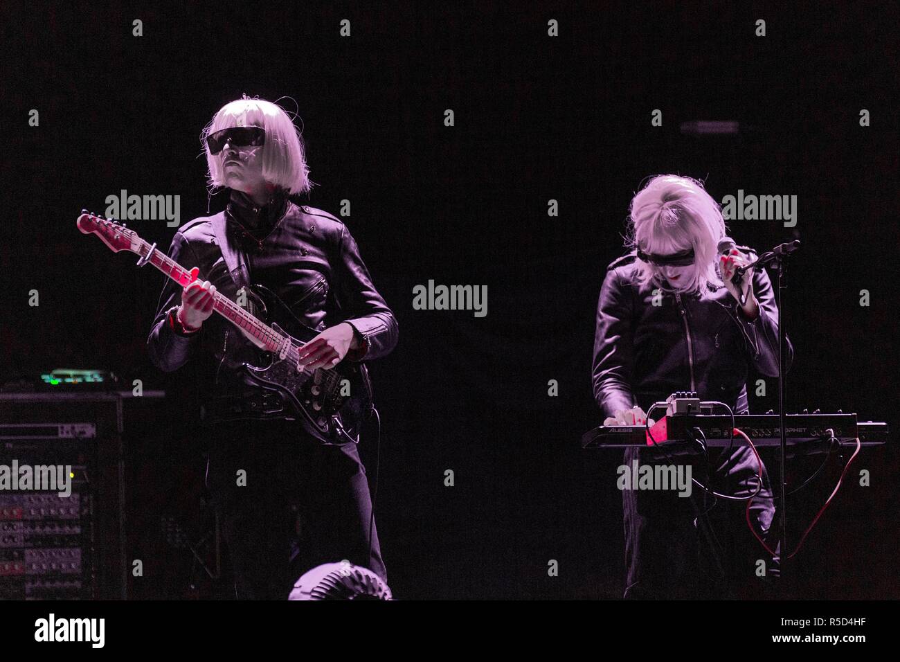 Madison, Wisconsin, USA. 28th Nov, 2018. DEB DEMURE (ANDREW CLINCO) and ...