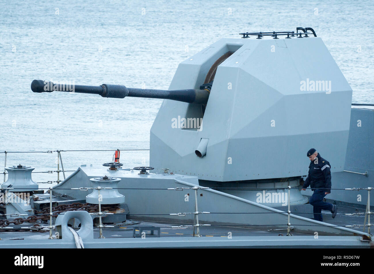 Naval Gun High Resolution Stock Photography and Images - Alamy