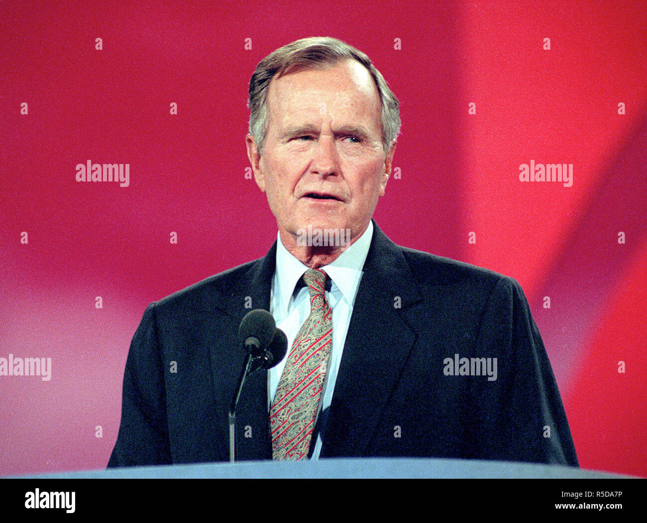 George w bush head shot hi-res stock photography and images - Alamy