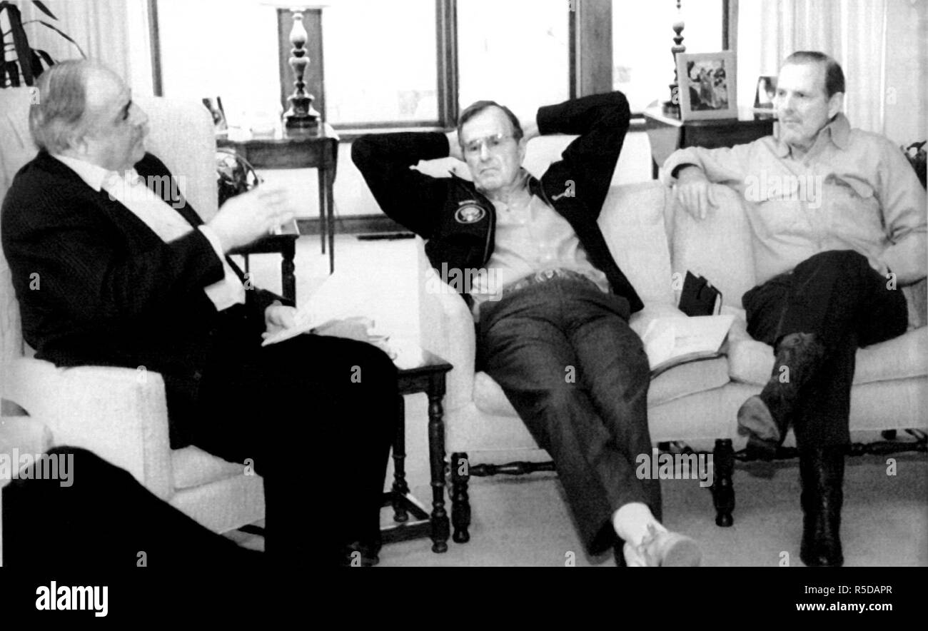 Chancellor kohl 1990 Black and White Stock Photos & Images - Alamy