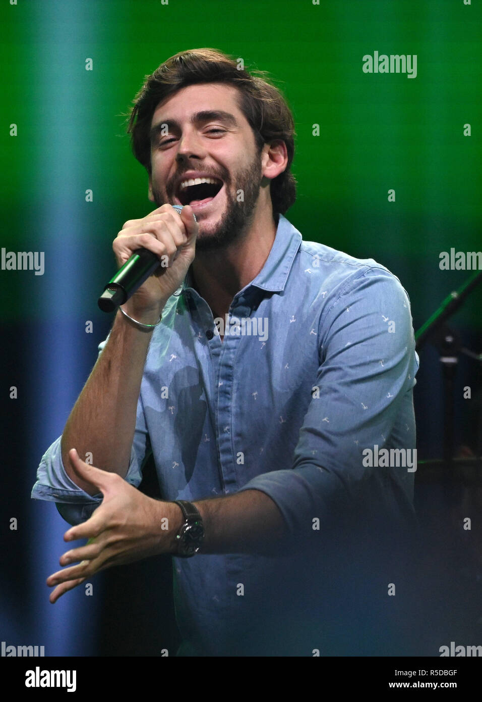 Oberhausen, Germany. 30th Nov, 2018. The singer Álvaro Soler is on ...