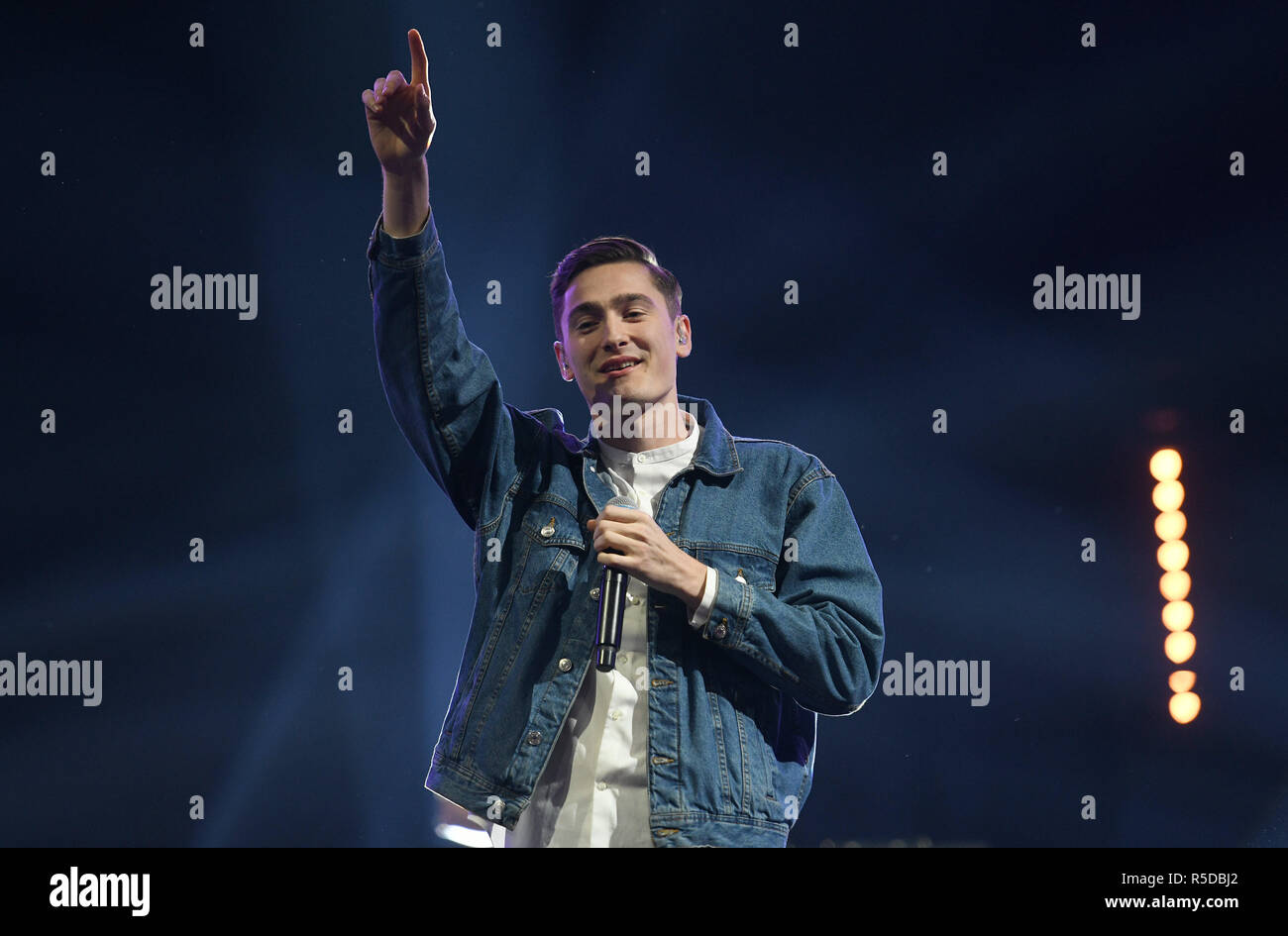 Oberhausen, Germany. 30th Nov, 2018. The singer Bengio is on stage at ...