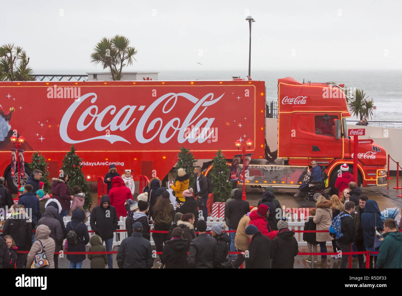 Big crowd miserable hi-res stock photography and images - Alamy