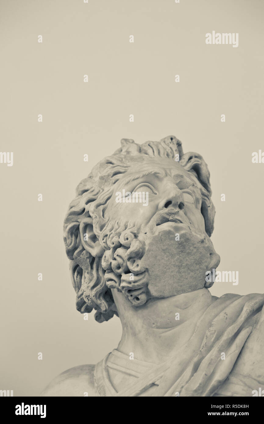 Jordan, Amman, The Citadel, National Archealogical Museum, Roman statue ...