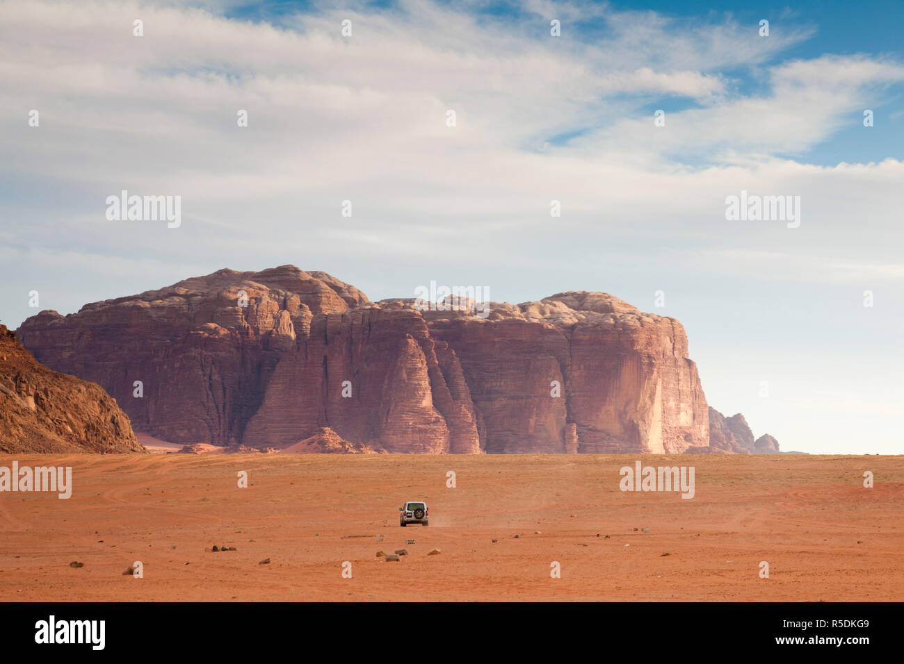 Jordan wadi rum arabian hi-res stock photography and images - Alamy
