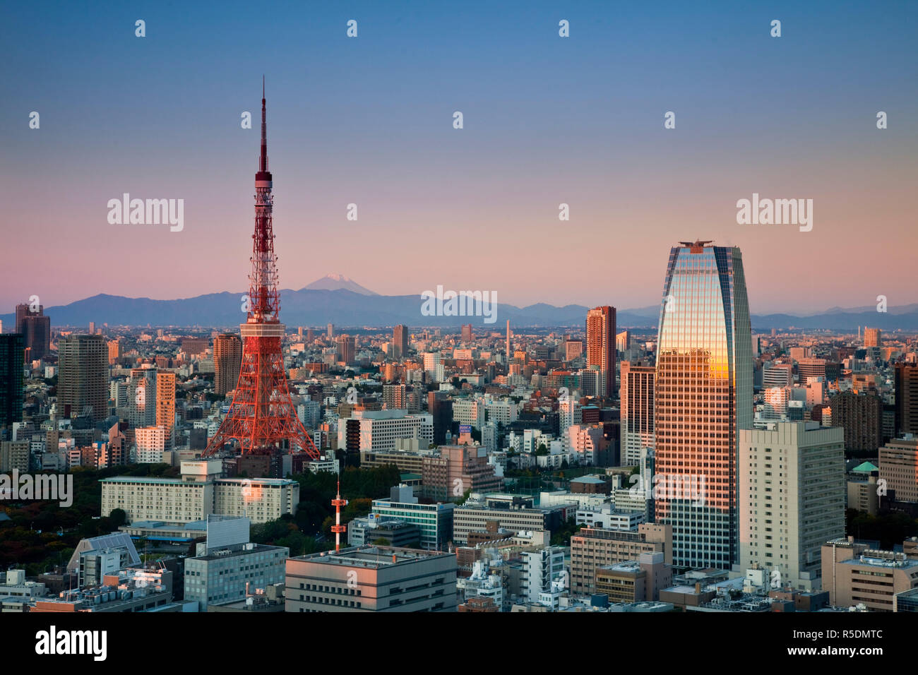Tokyo Tower and Mt. Fuji from Shiodome, Tokyo, Japan Stock Photo - Alamy