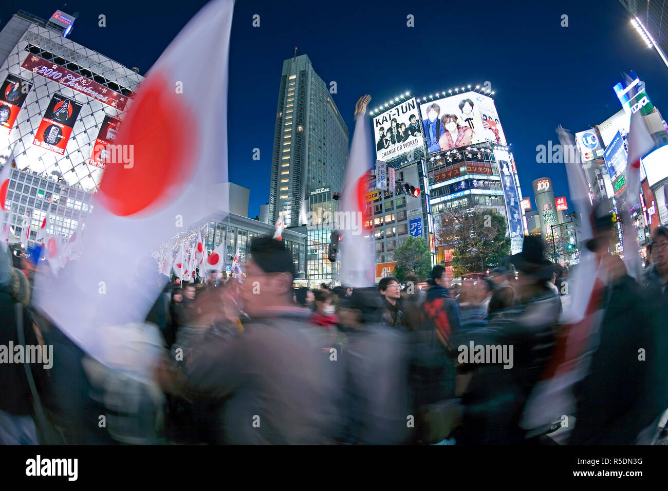 Asia, Japan, Tokyo, Shibuya, Shibuya Crossing - crowds of people ...