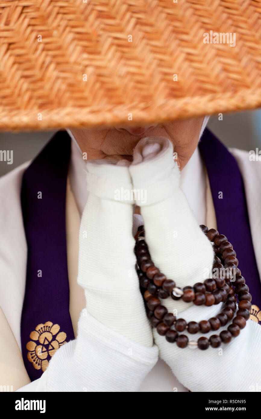Buddhist nun, Kyoto, Japan Stock Photo - Alamy