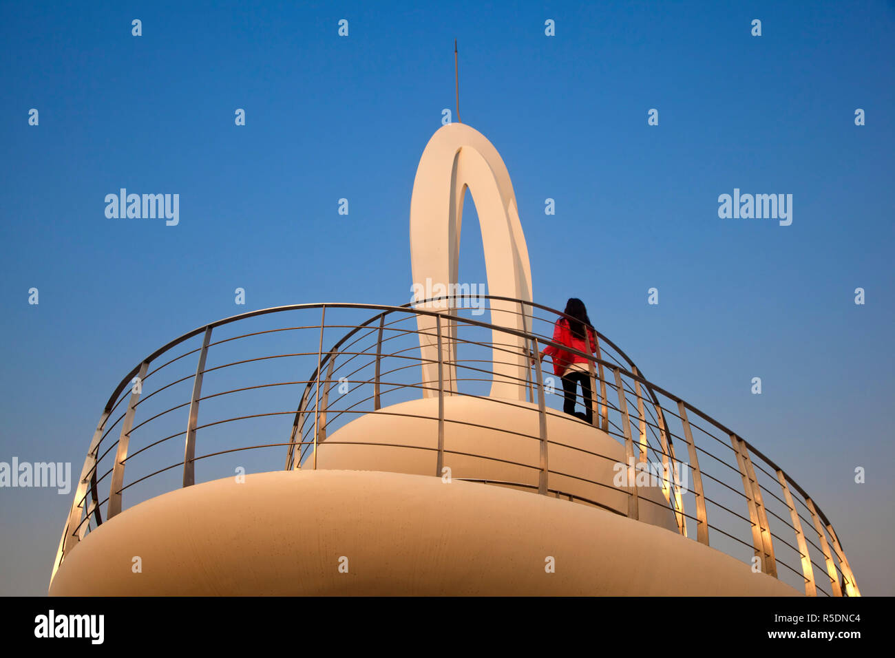 Korea, Seoul, Yeouido, Monument on Mapo bridge Stock Photo - Alamy