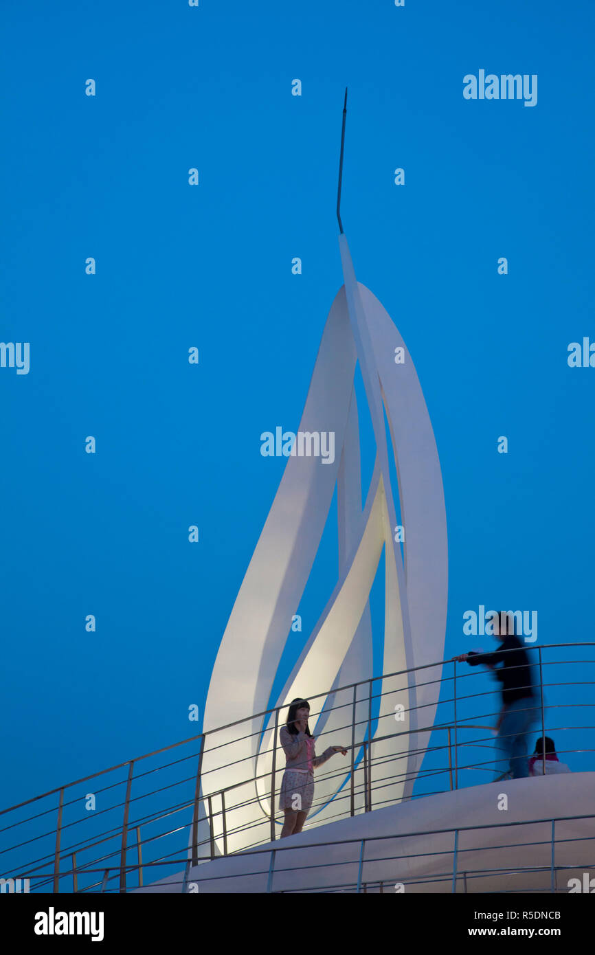 Korea, Seoul, Yeouido, Monument on Mapo bridge Stock Photo - Alamy