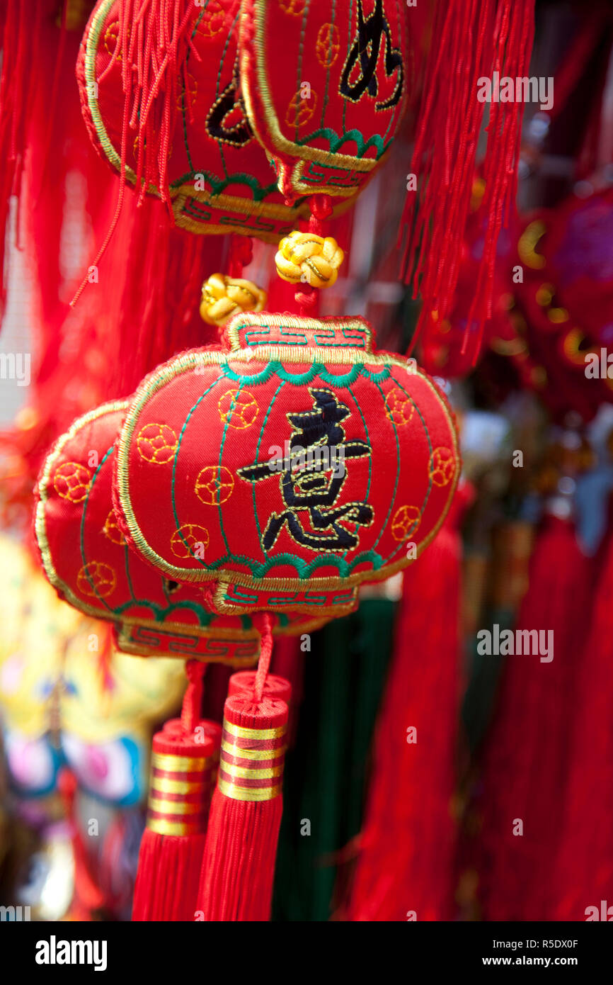 Chinese trinkets good luck china hi-res stock photography and images ...