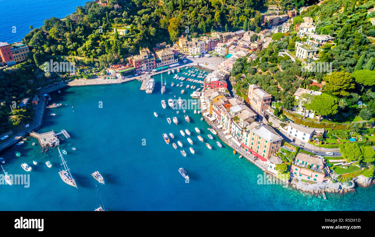 Beautiful sea coast with colorful houses in Portofino, Italy. Summer ...