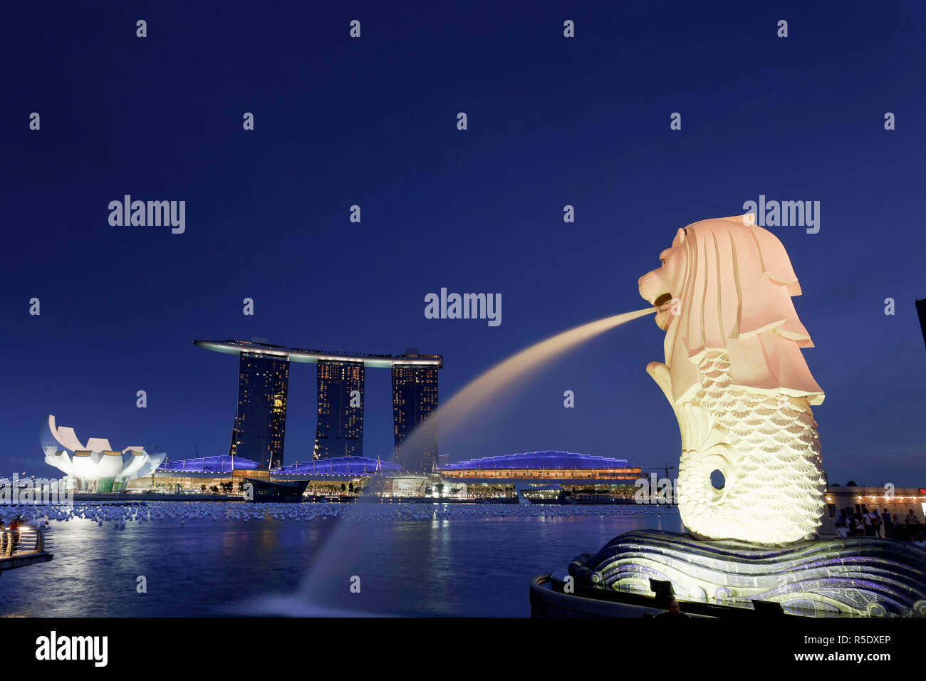 Singapore, Merlion Park, Merlion Fountain Stock Photo - Alamy