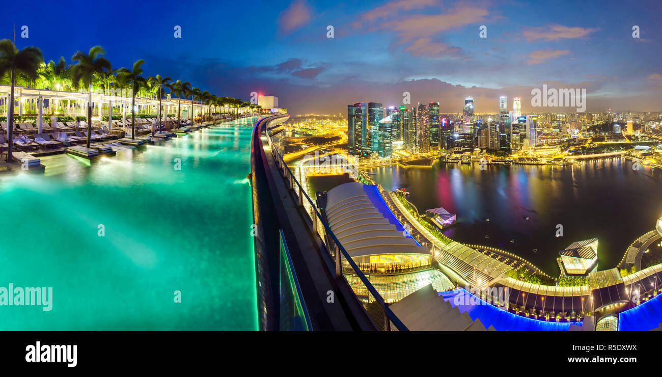 Sands SkyPark infinity swimming pool on the 57th floor of Marina Bay ...