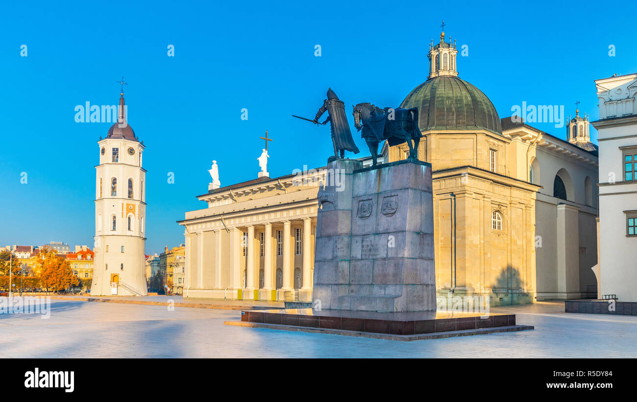 The Cathedral Square, main square of the Vilnius Old Town Stock Photo ...