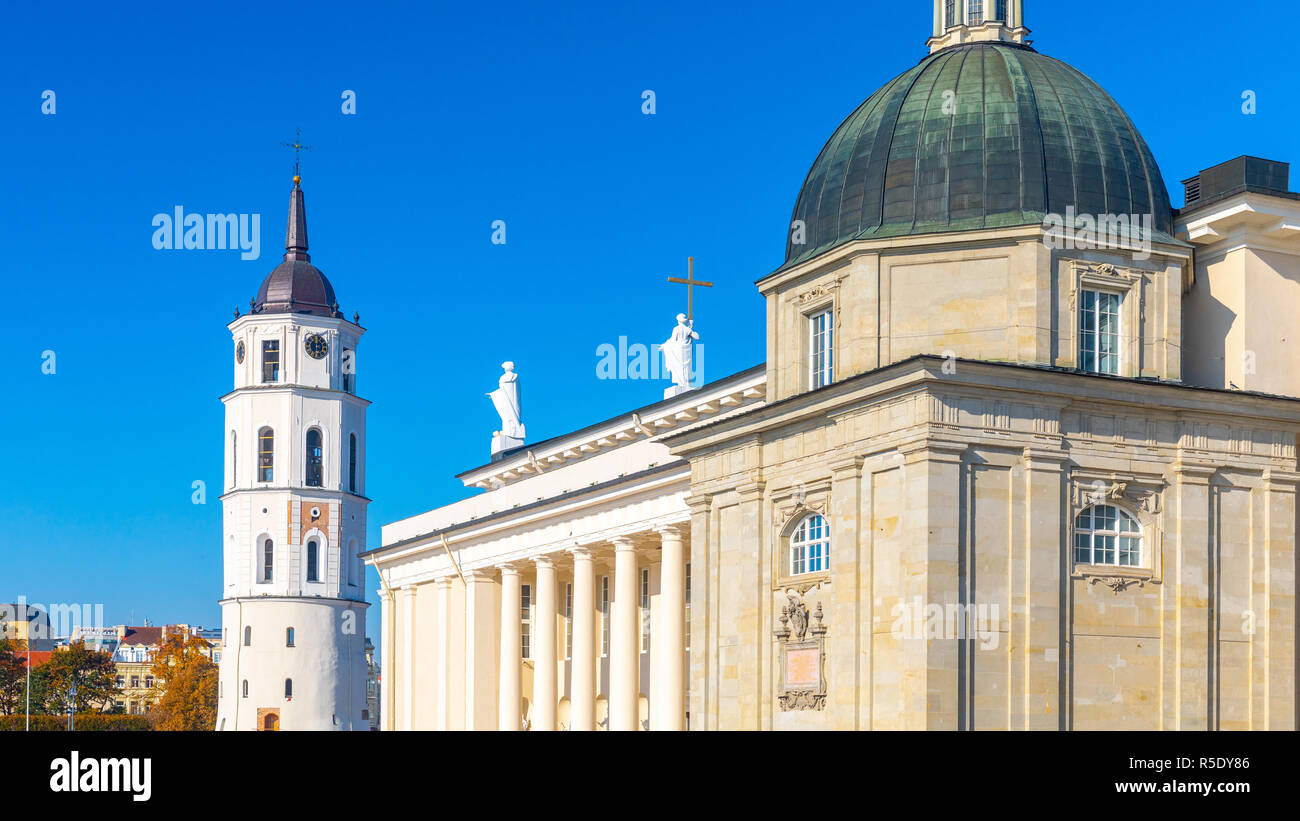 The Cathedral Square, main square of the Vilnius Old Town Stock Photo ...