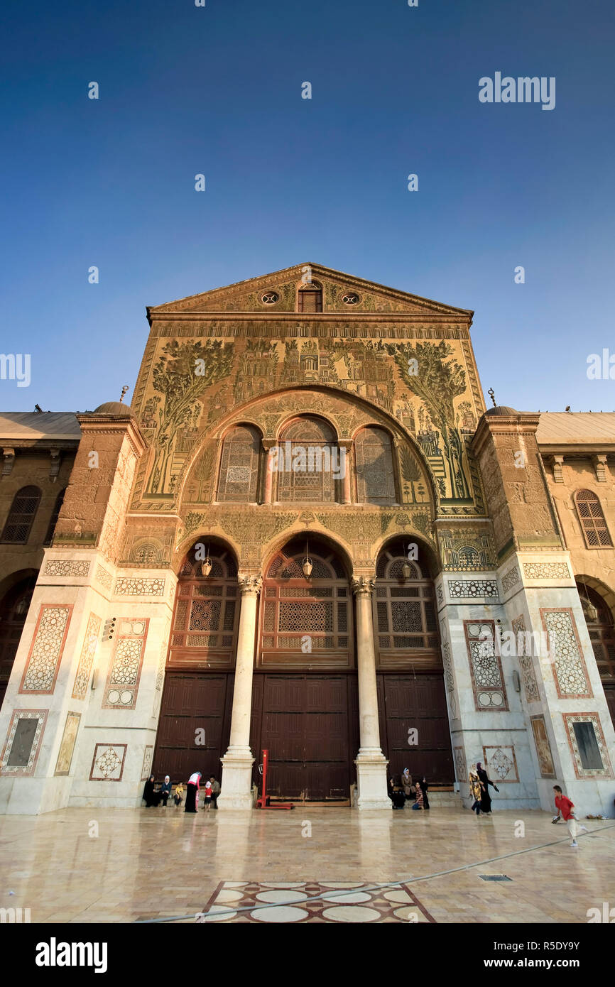 Syria, Damascus, Old, Town, Umayyad Mosque, main courtyard Stock Photo ...