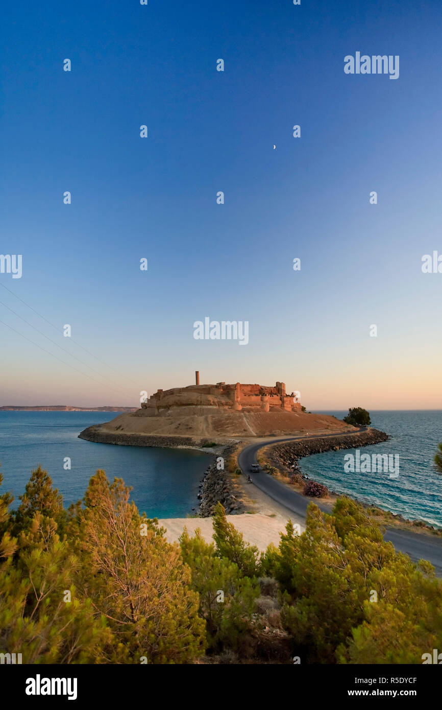 Syria, Euphrates river , Ath Thaura, Lake Al-Assad and Qalaat Jaabar ...