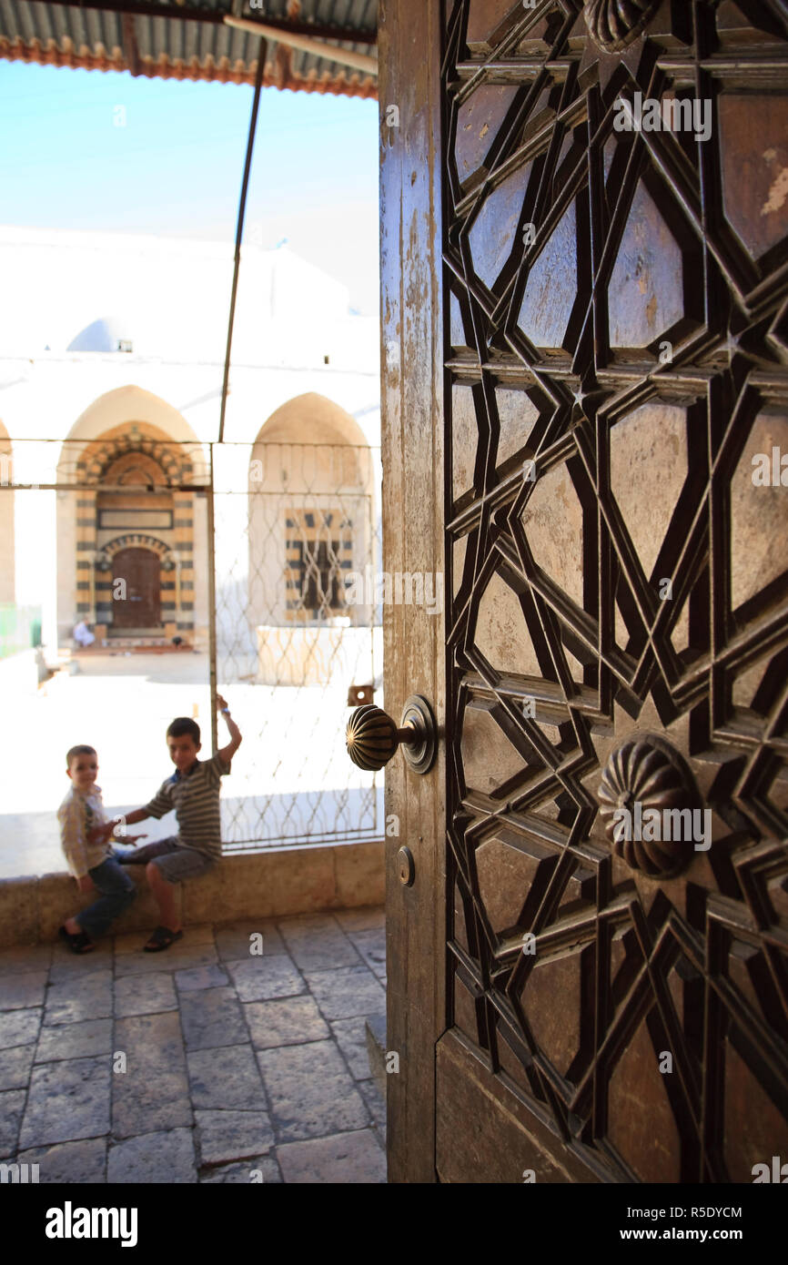 Old souk aleppo hi-res stock photography and images - Alamy