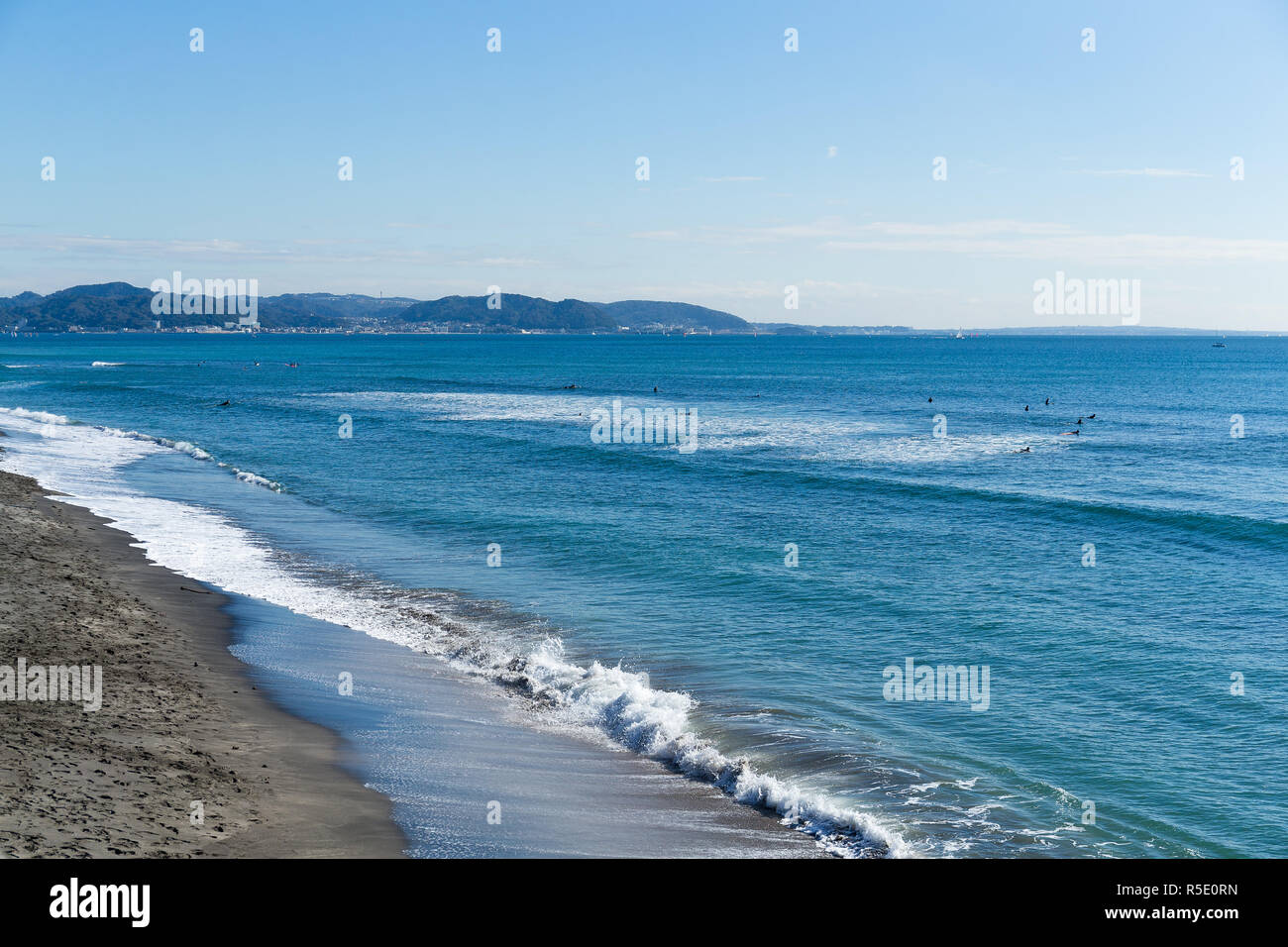 Enoshima beach tokyo hi-res stock photography and images - Alamy