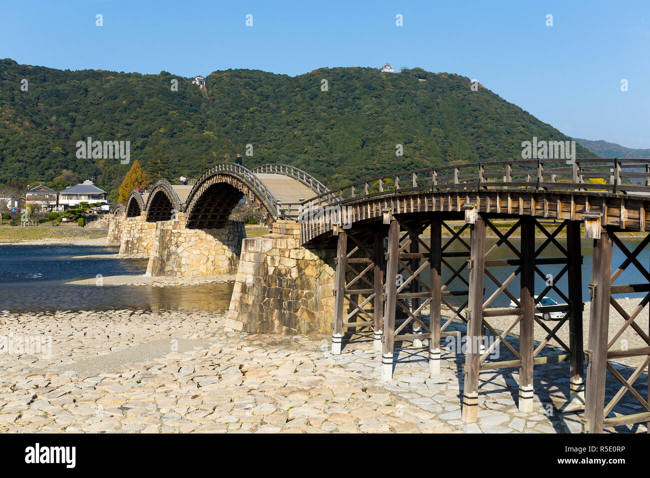 Japanese style wooden arch bridge hi-res stock photography and images ...