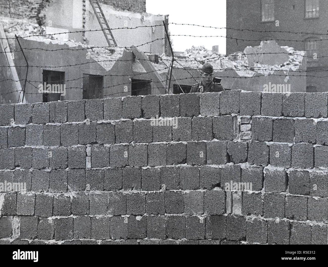 October 1961 - Watch Guard Near Heinrich-Heine-Strasse, Oct, 1961 Stock ...