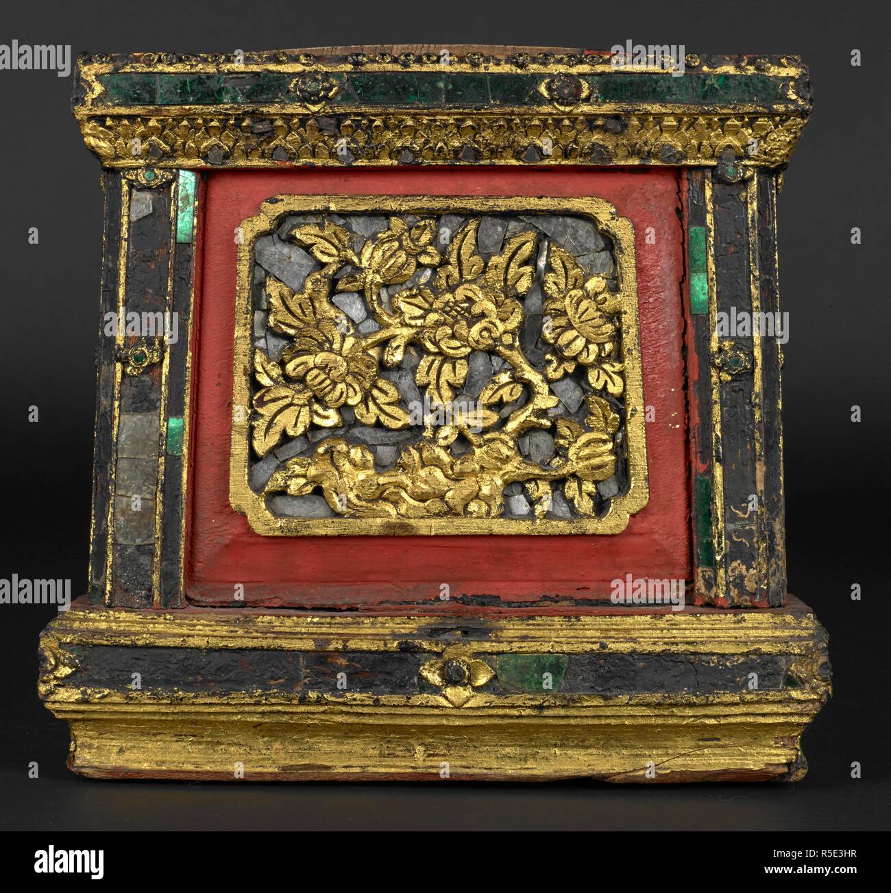 End of a box made to contain a manuscript. 19th Century lacquer ...