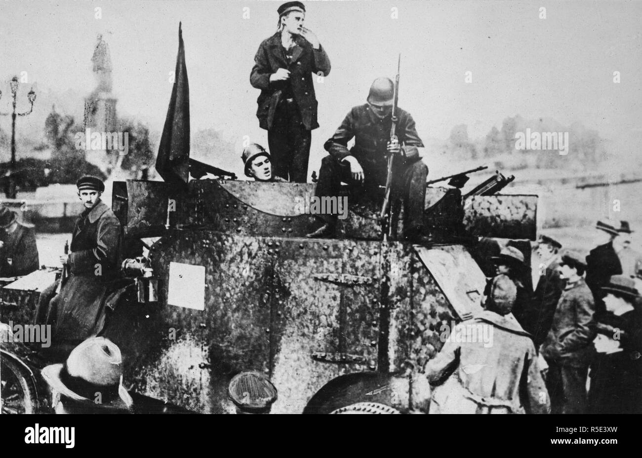 Red guards hi-res stock photography and images - Alamy