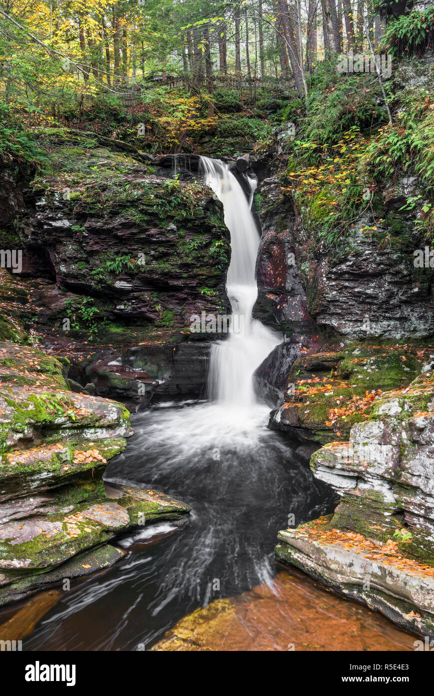 Adams Falls, one of many beautiful waterfalls in Pennsylvania's ...