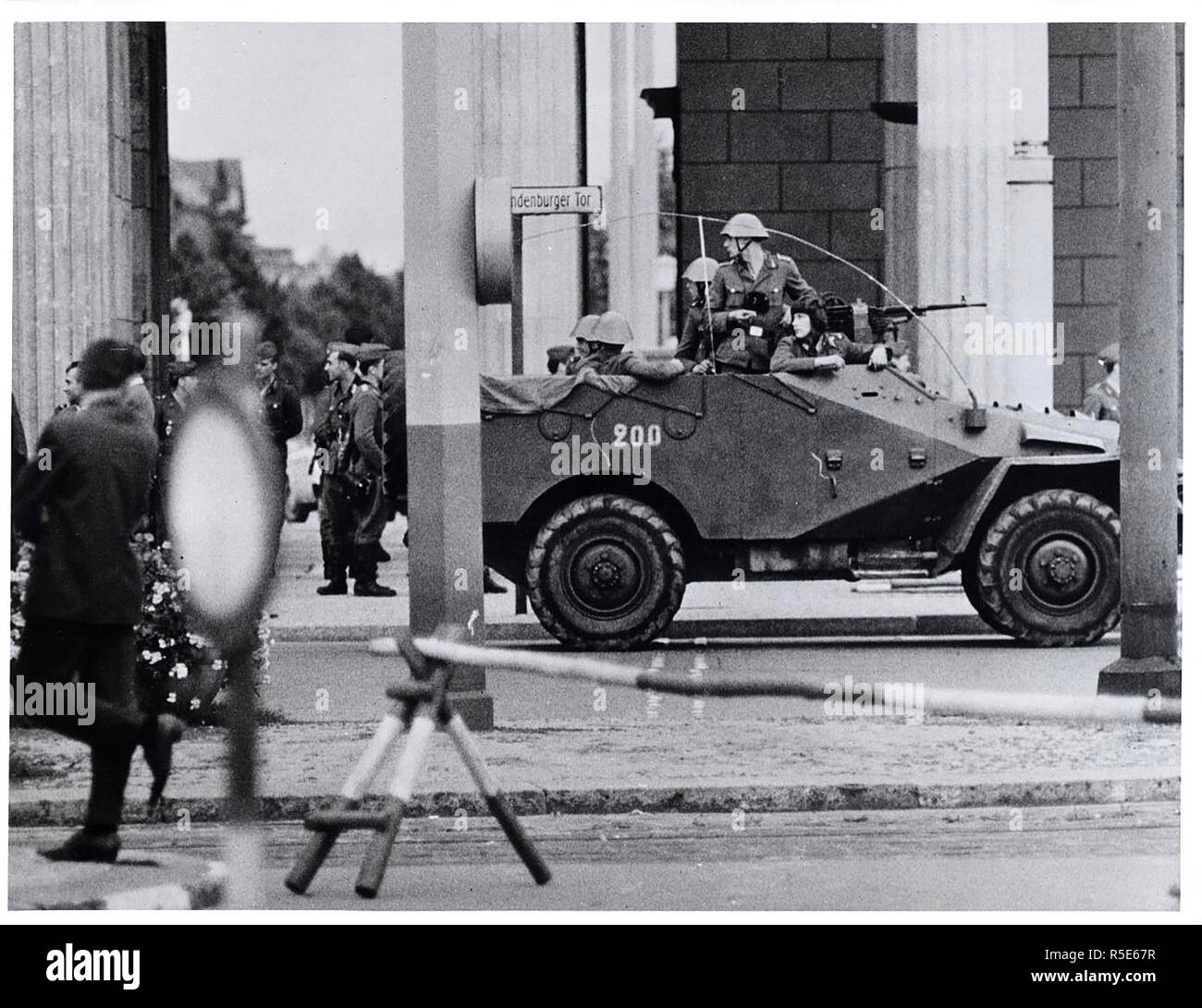 Berlin wall guard 1960s hi-res stock photography and images - Alamy