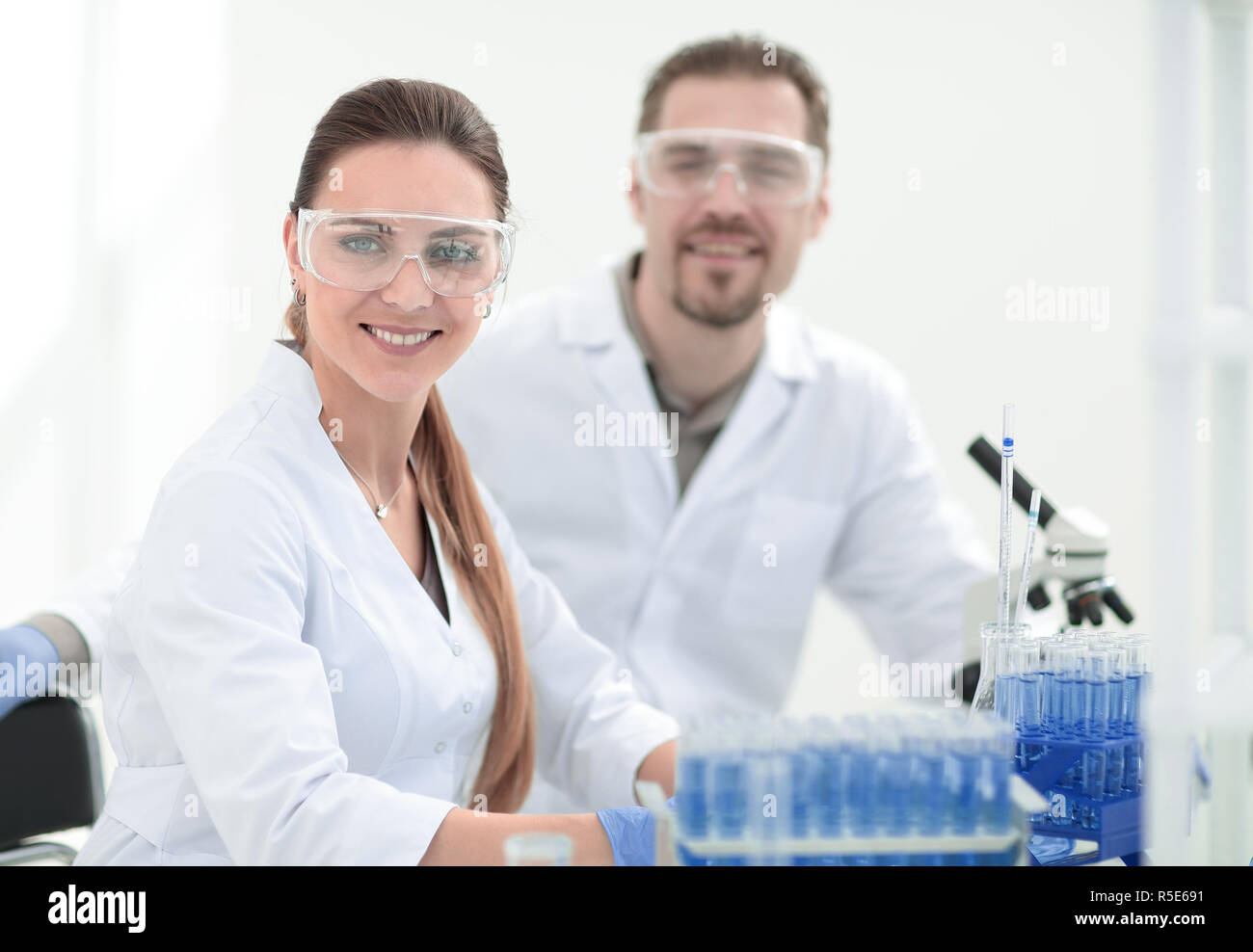 Two biologists work in lab hi-res stock photography and images - Alamy