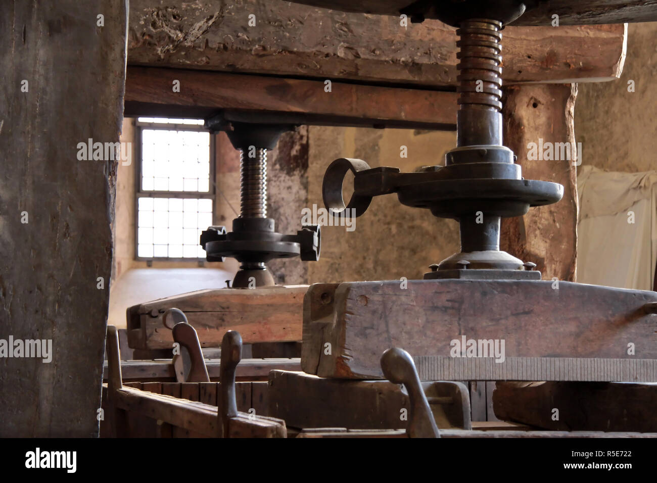 Mildewy wall hi-res stock photography and images - Alamy