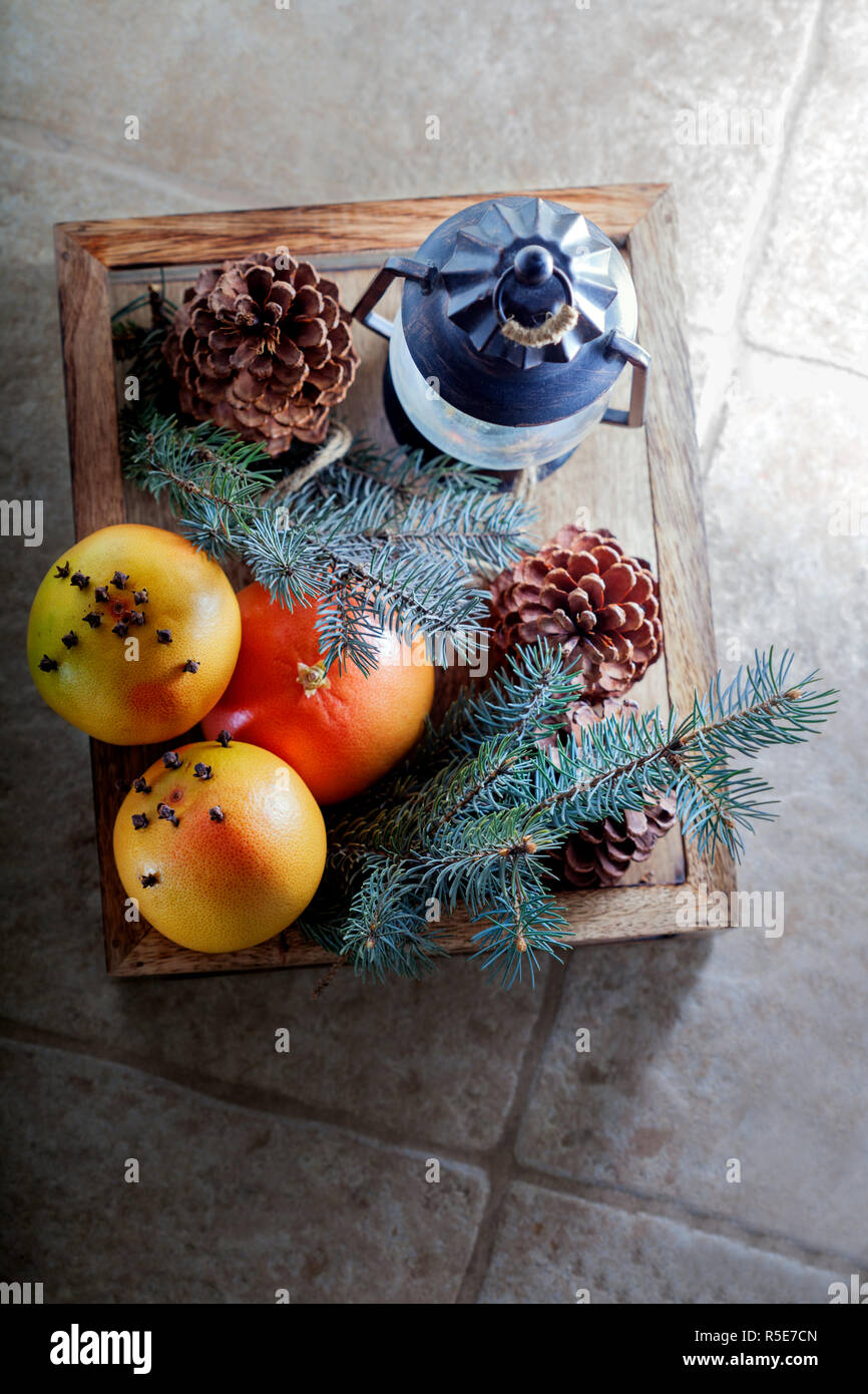 Christmas oranges in wooden box Stock Photo - Alamy
