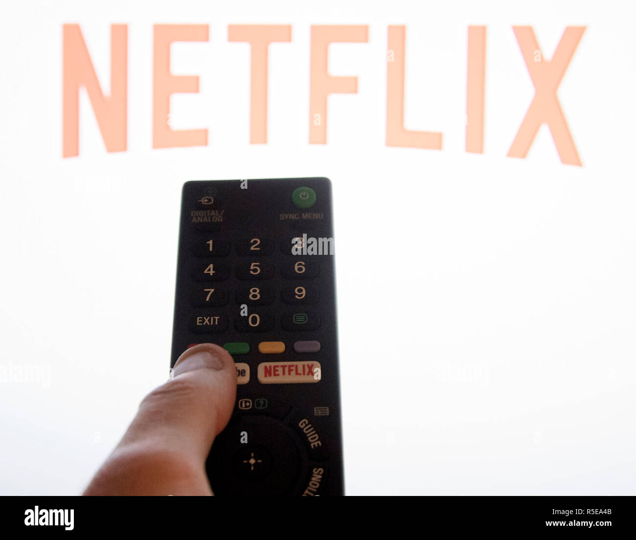 Netflix app button hi-res stock photography and images - Alamy