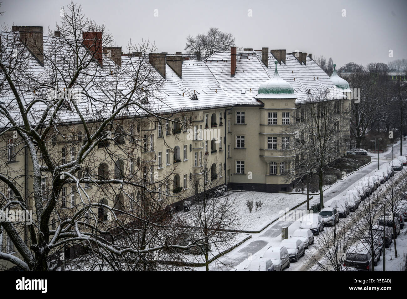 Berlin in the snow hi-res stock photography and images - Alamy