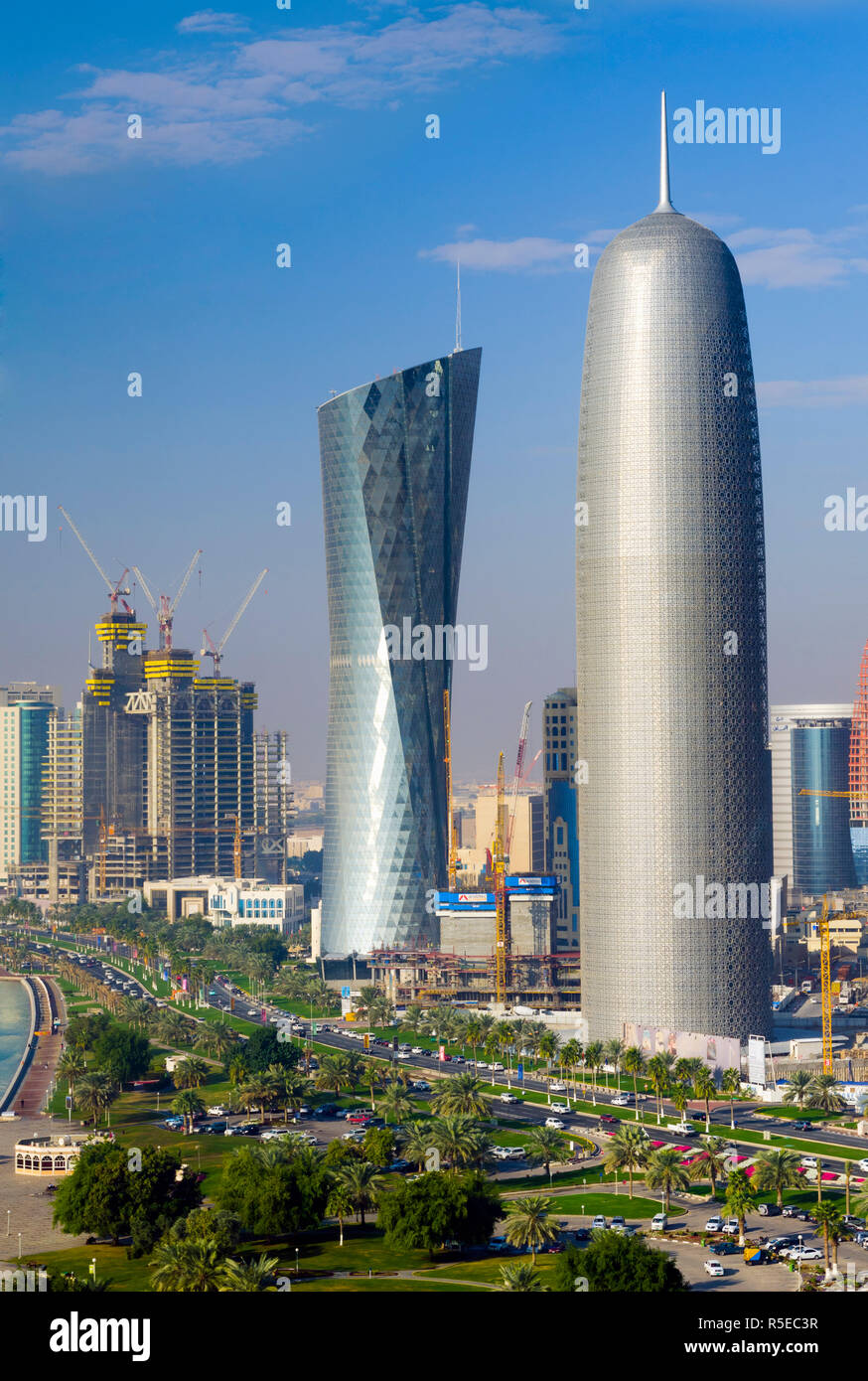 Doha corniche doha qatar hi-res stock photography and images - Alamy